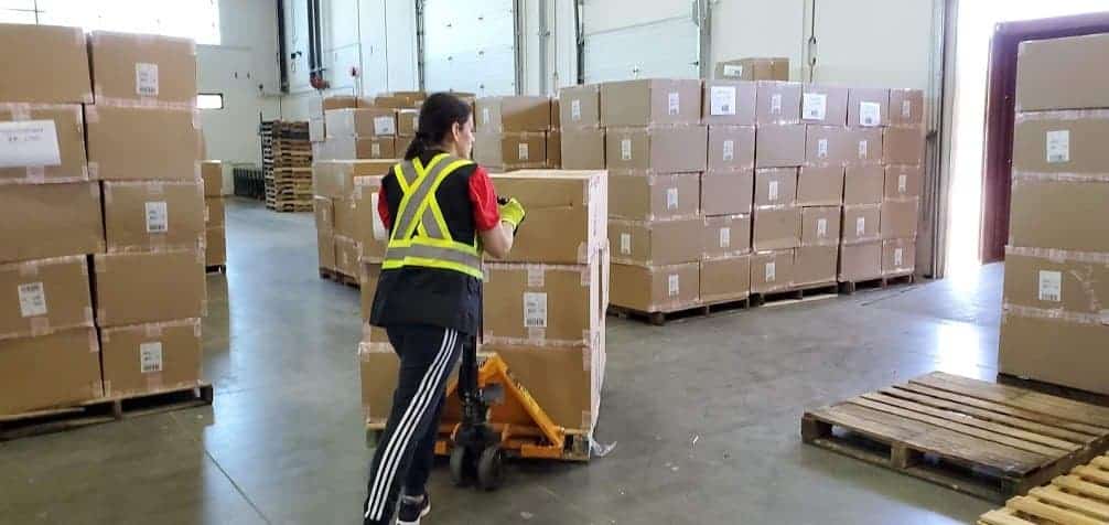 How Warehouses are Reducing Costs by Using a Lumper Service